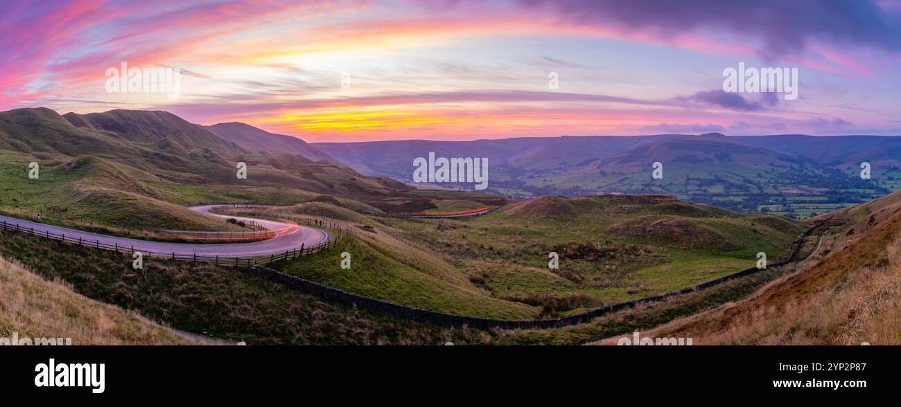 Blick auf Landschaft und Wanderlichter im Hope Valley bei ...