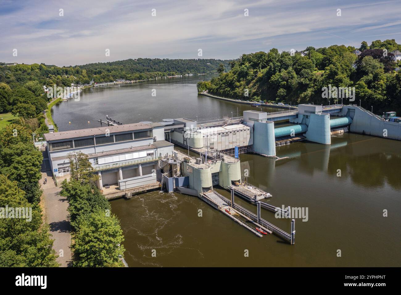 Das Wasserkraftwerk Baldeney ist ein Laufwasserkraftwerk in der Stadt ...