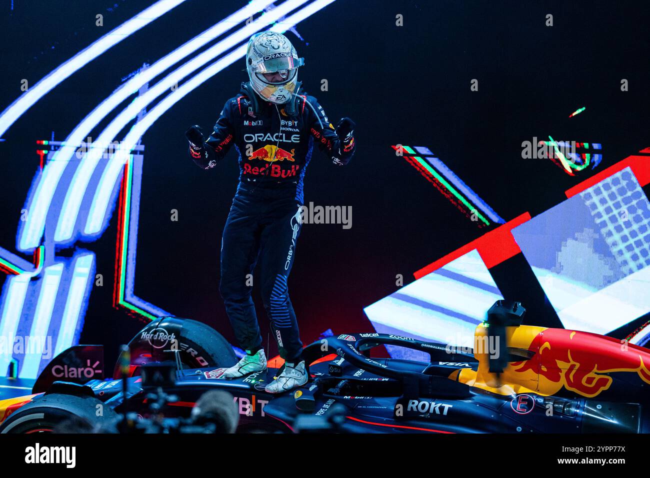 VERSTAPPEN Max (Ned), Red Bull Racing RB20, Porträt, Feier während des ...