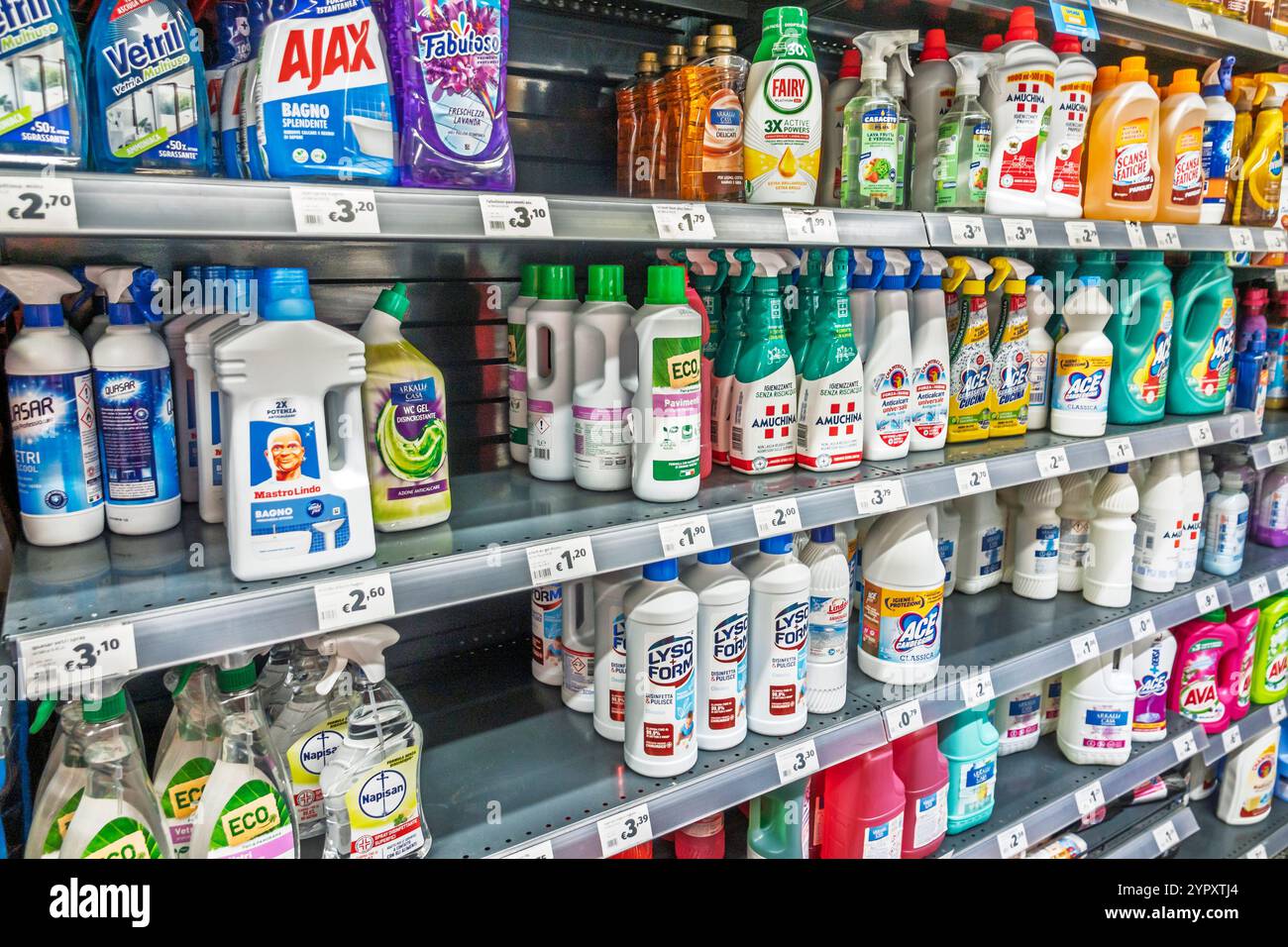 Civitavecchia Italien, Piazza Vittorio Emanuele, Pam lokaler Supermarkt ...