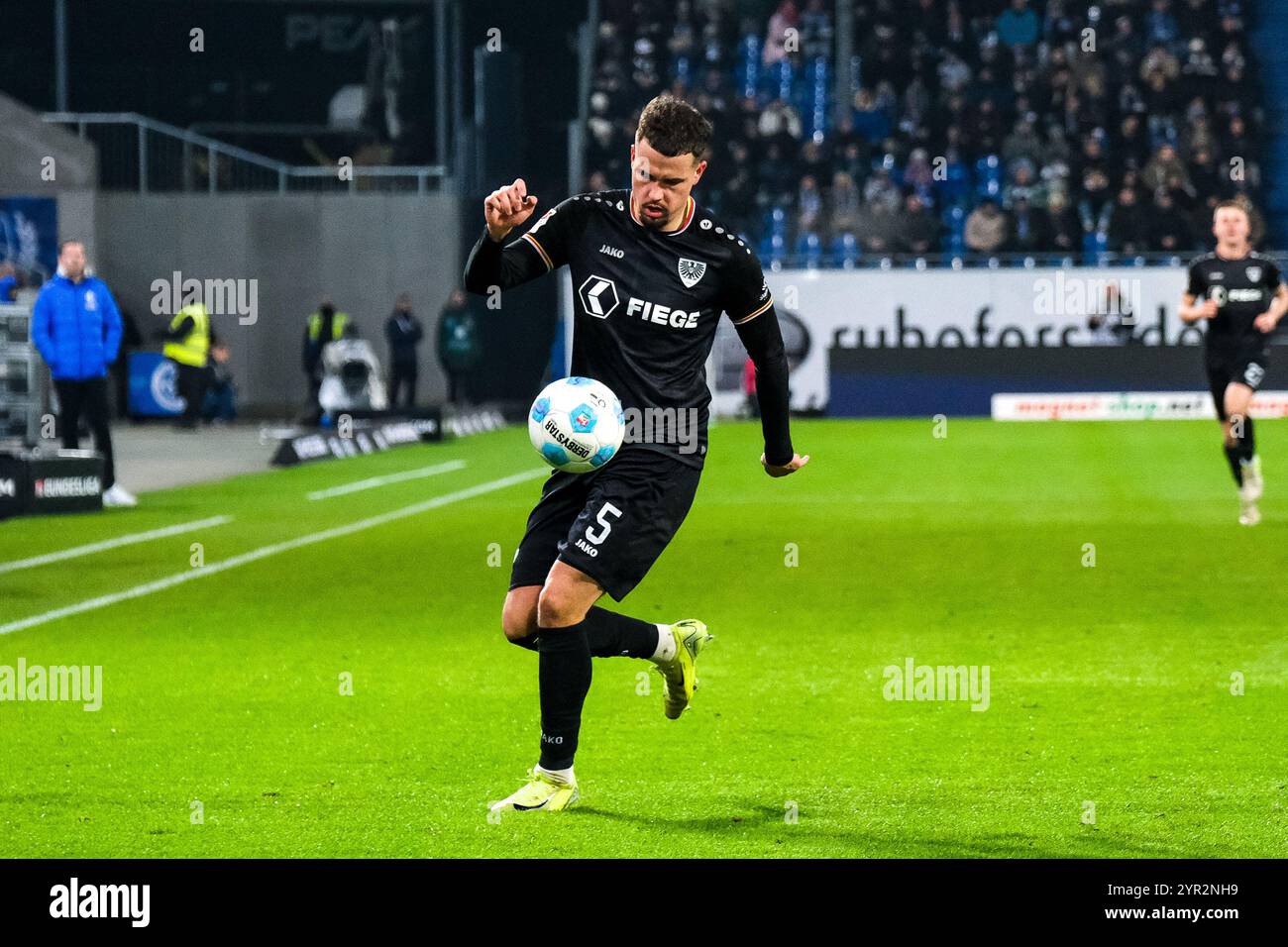 Yassine Bouchama (Preußen Münster, #05) am Ball, GER, SV Darmstadt 98 ...