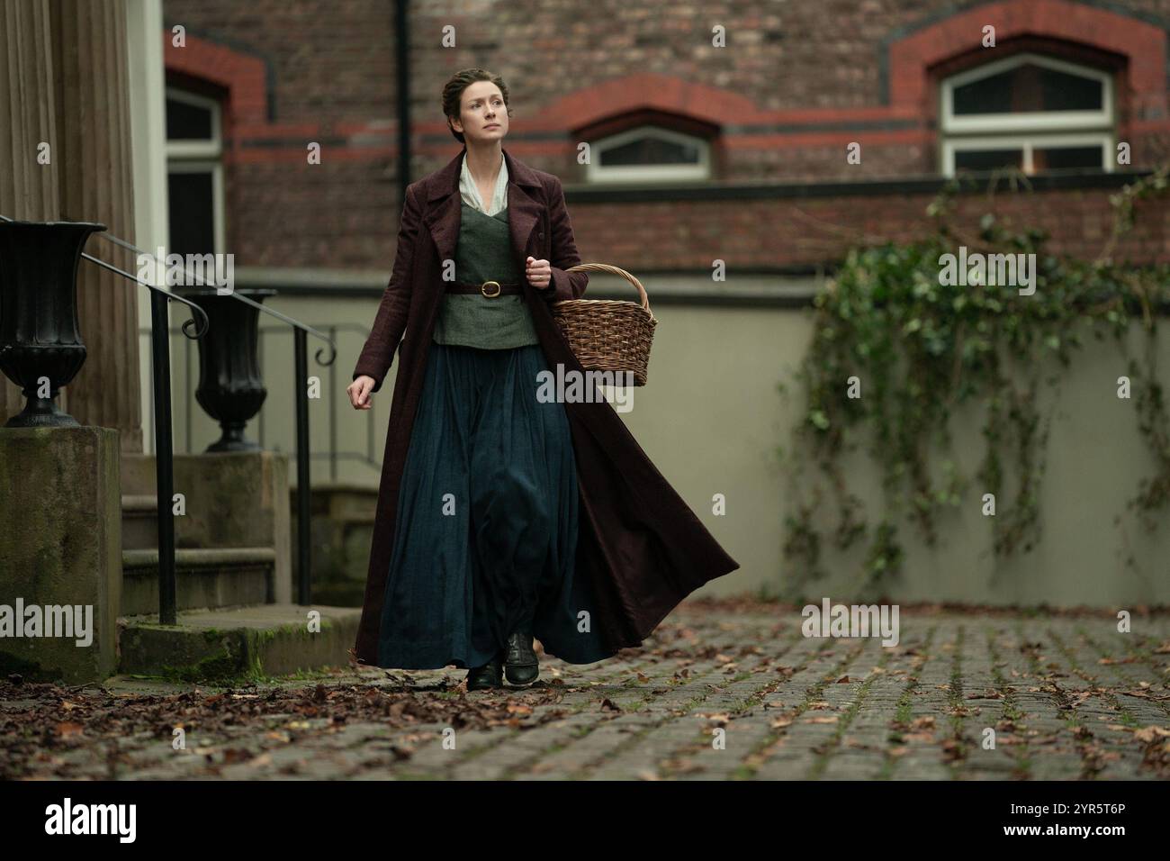 OUTLANDER, Caitriona Balfe (Staffel 7, ep. 710, ausgestrahlt am 22 ...
