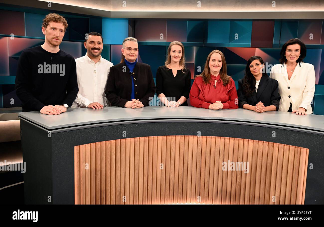 Moderator Louis Klamroth, l-r, Autor Fikri Anil Altintas, Romy Stangl ...