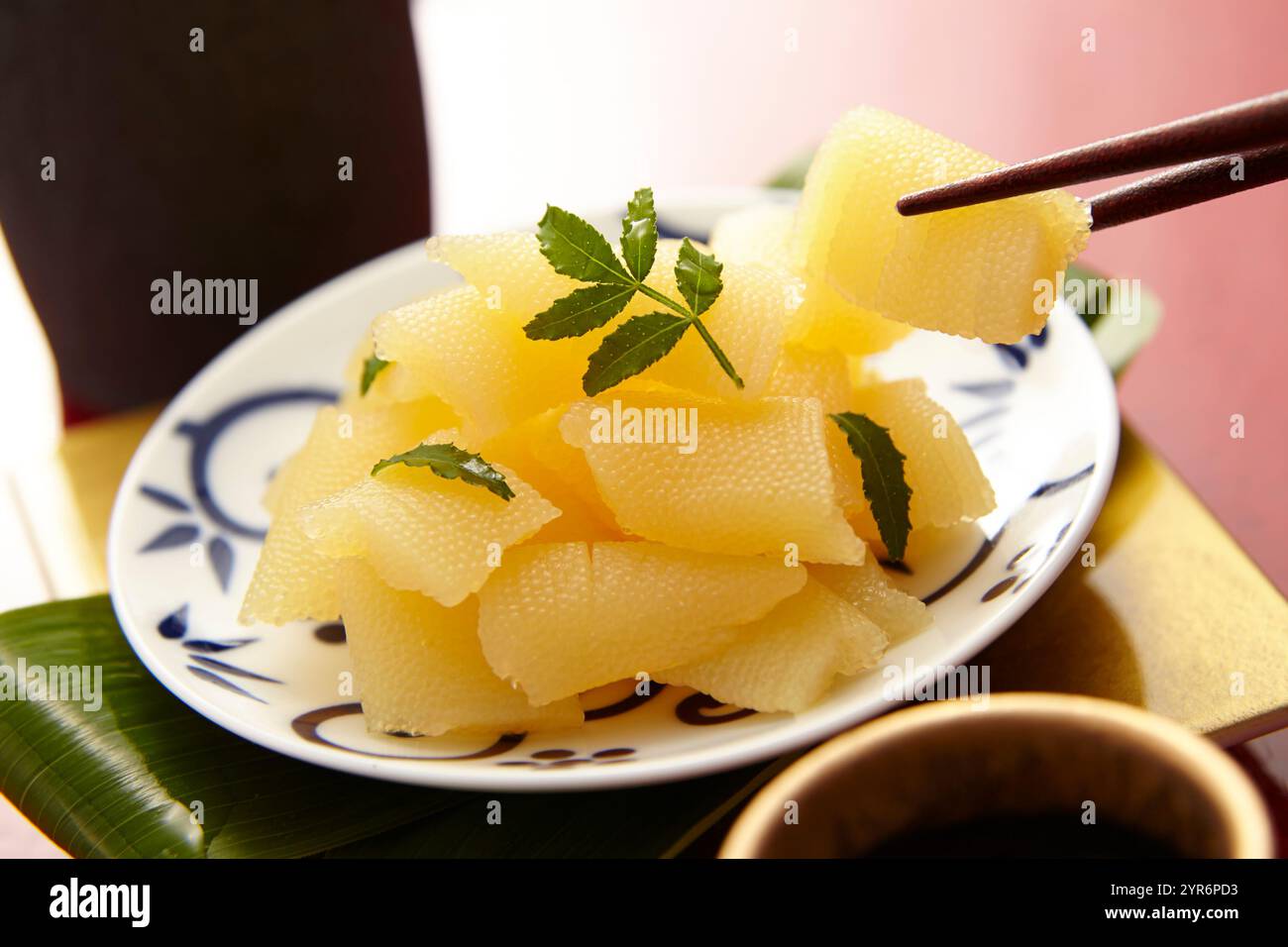 Herring dishes -Fotos und -Bildmaterial in hoher Auflösung – Alamy