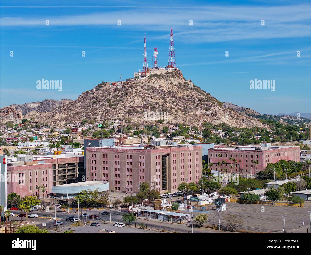 Sonora State Government Center und Campana Hill am Vado del Rio in ...