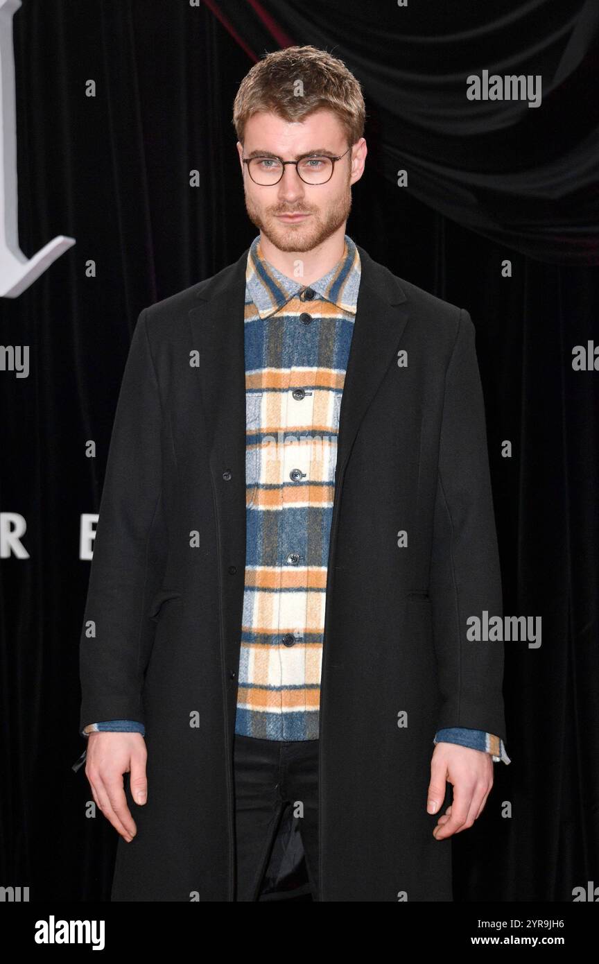 Linus Weber bei der Premiere des Kinofilms Nosferatu - der Untote im ...