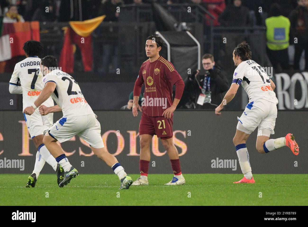 Atalantaâ s Marten de Roon feiert nach dem Tor 0-1 während der ...