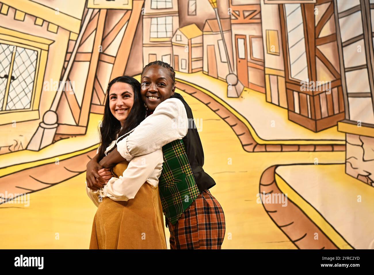 Regie führte Clive Rowe als Sarah the Cook, neben Graham MacDuff als ...