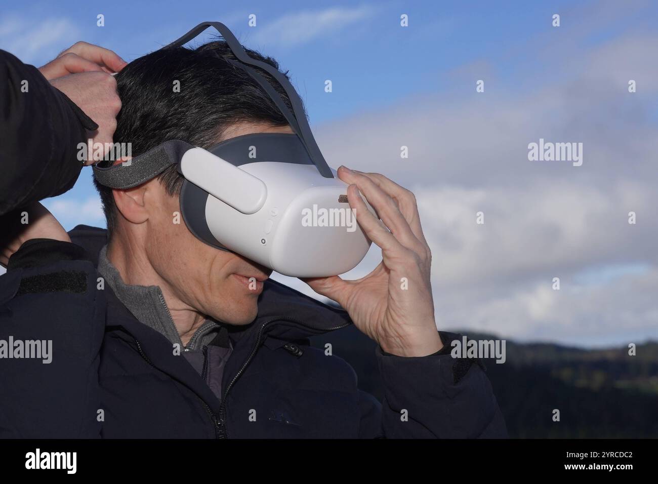 Mit der VR Brille der Firma VR Coaster und der Unterstuetzung des ...