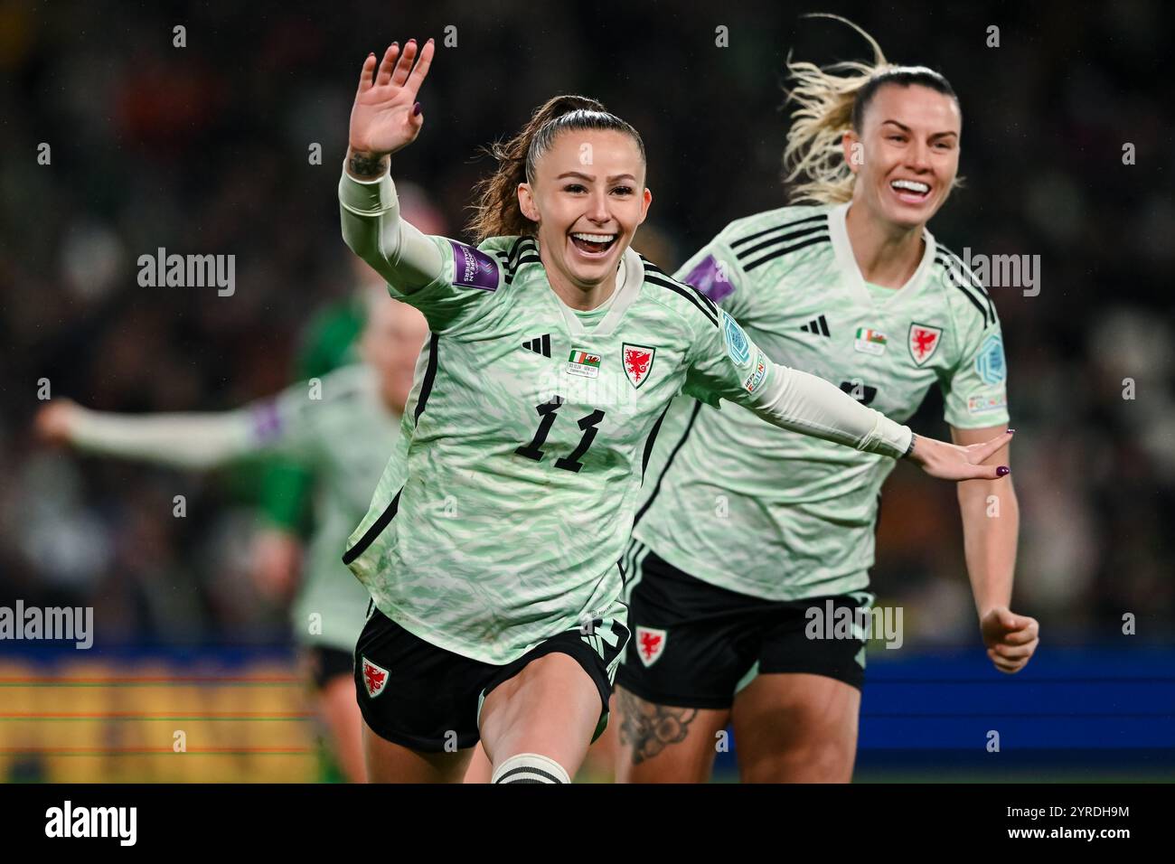 DUBLIN, Irland. Dezember 2024. Hannah Cain aus Wales trifft einen ...