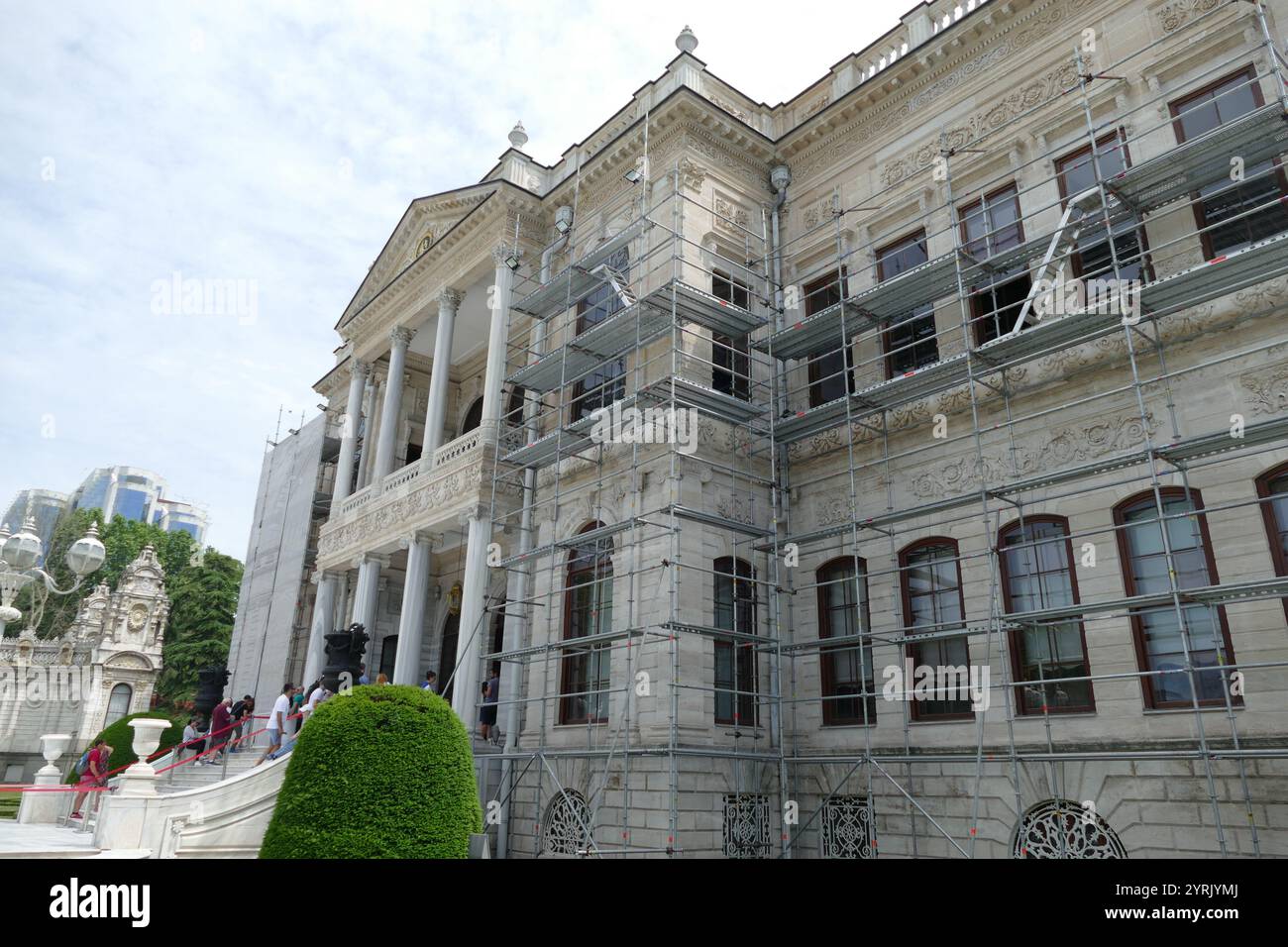 Der Dolmabahce-Palast, Istanbul, an der europäischen Küste des Bosporus ...