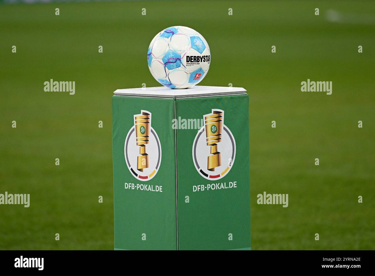 Fussball; DFB-Pokal; Achtelfinale; Saison 2024/2025; FC Bayern München ...