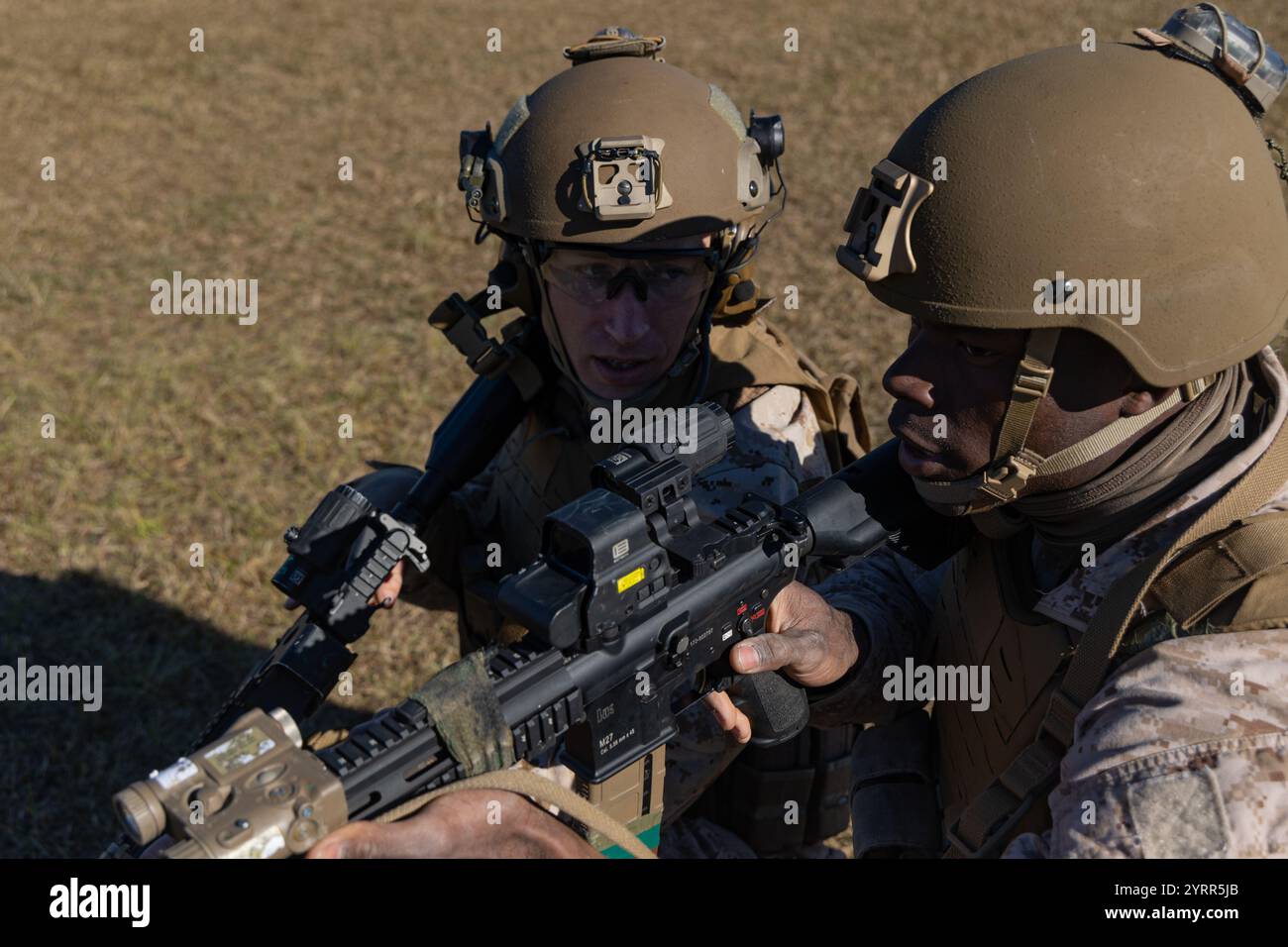 Cody Calvert (links) und Triston Wimpye, Aufklärungsmarines bei der ...