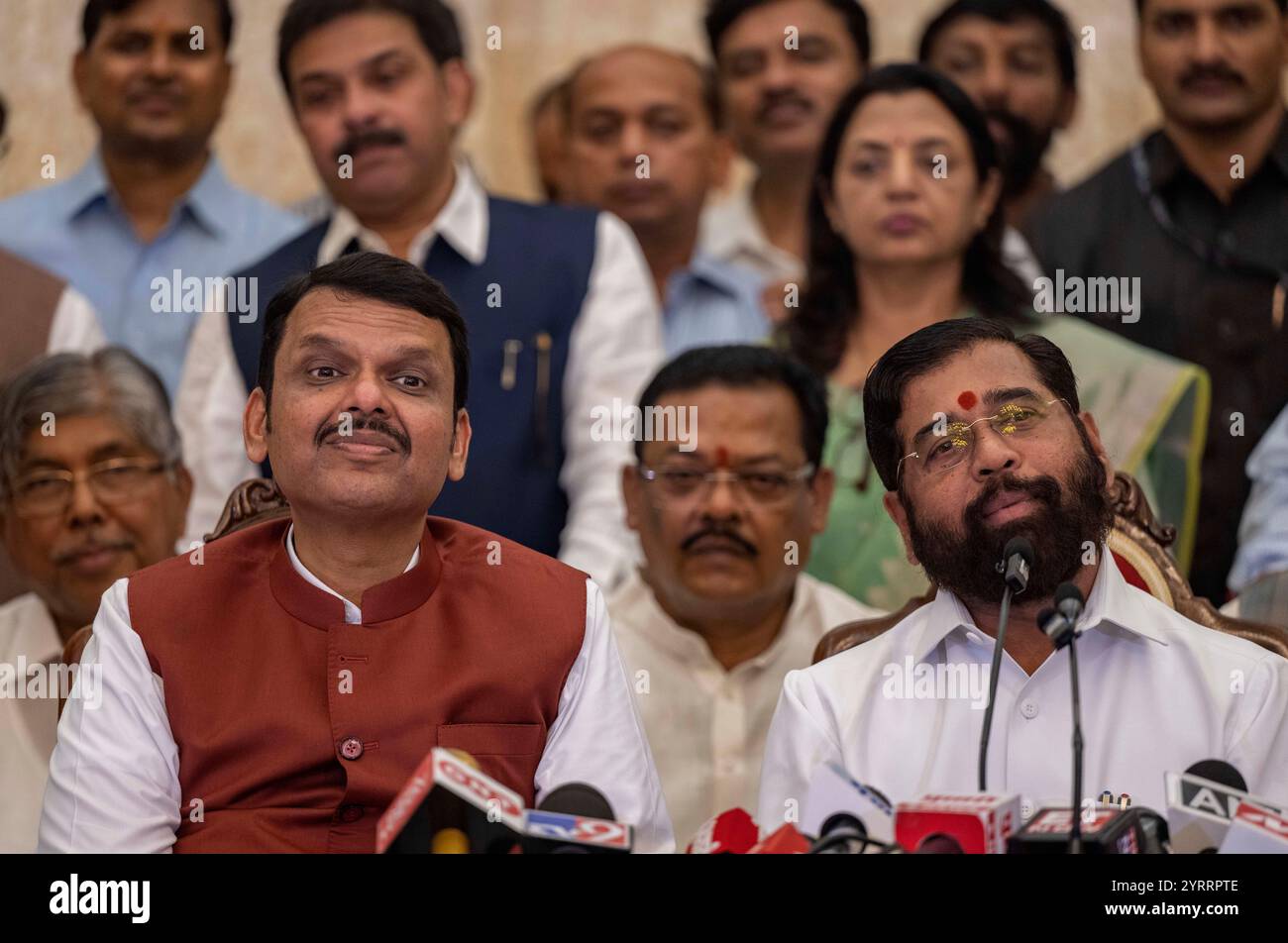 MUMBAI, INDIEN - 4. DEZEMBER: Mahayuti-Allianz unter der Führung von Devendra Fadanvis sprach an ...