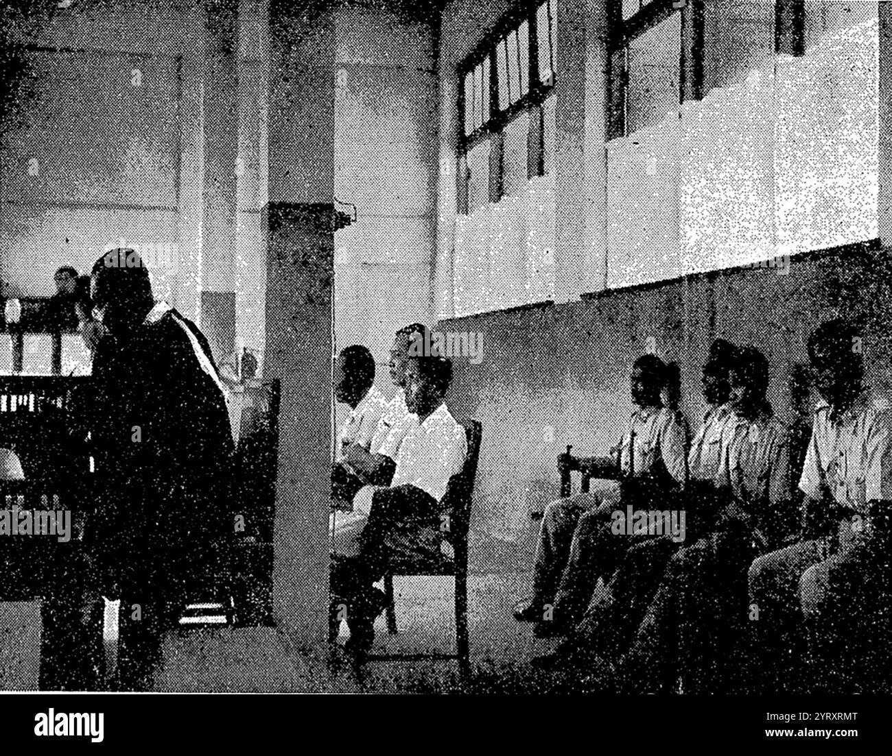 Drei Angeklagte des Mordes an König Ananda Mahidol von Siam. Es waren ...