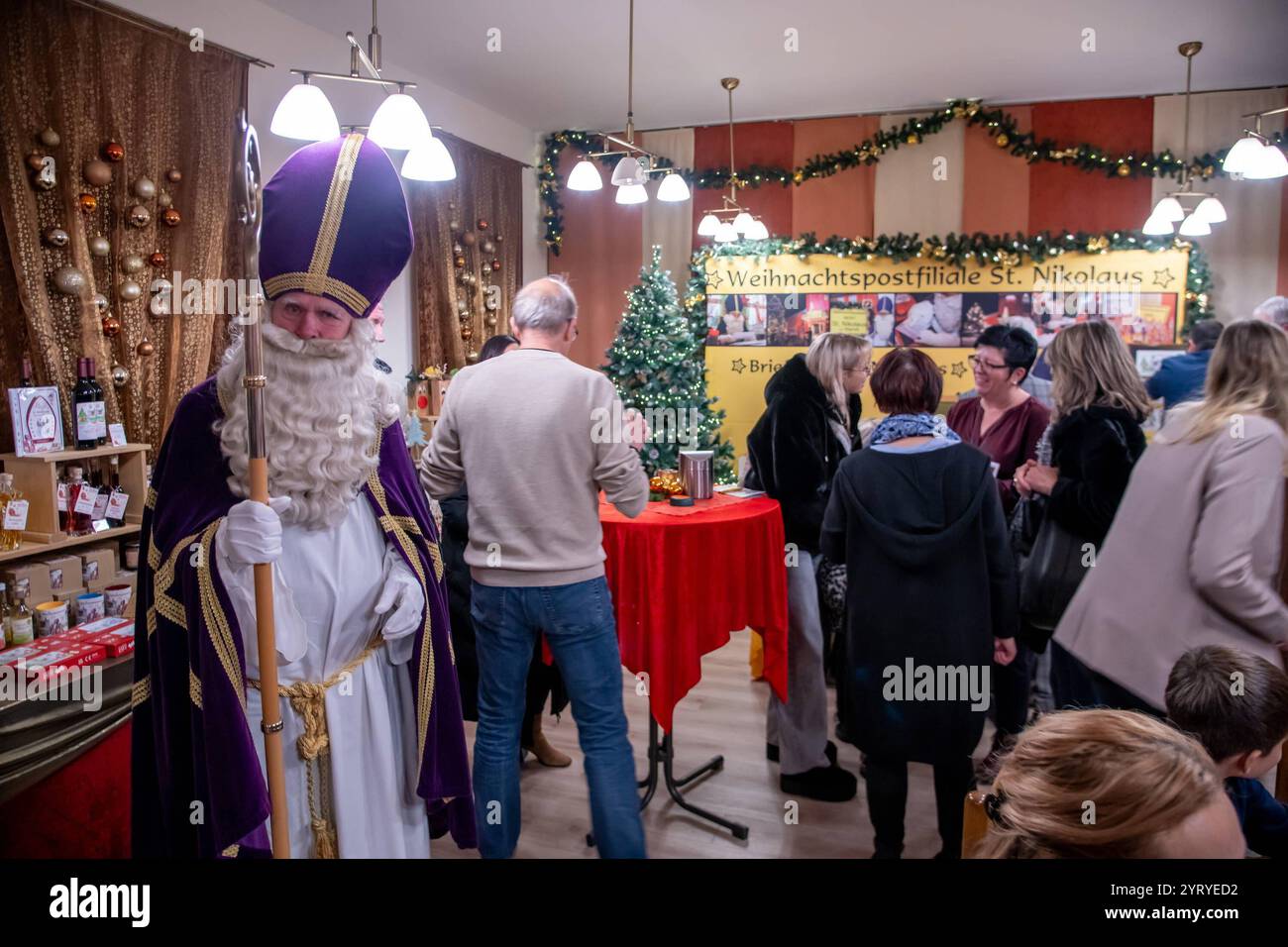 Das Nikolauspostamt der deutschen Post wird am Dienstag 04.12.2024 in ...