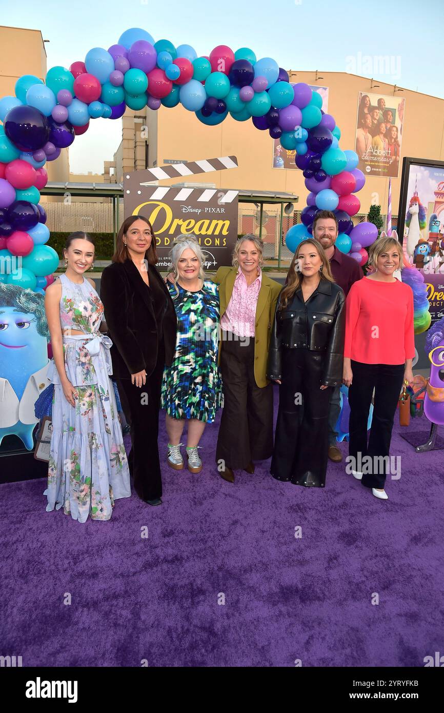 Kensington Tallman, Maya Rudolph, Paula Pell, Jaclyn Simon, Ally Maki ...