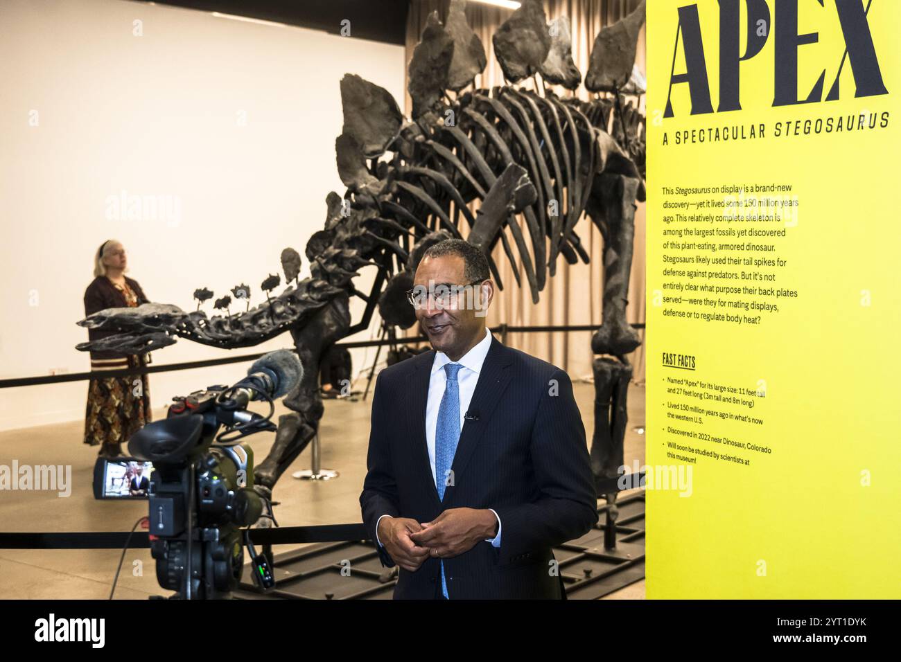 New York, USA. Dezember 2024. AMNH-Präsident Sean M. Decatur gibt ...