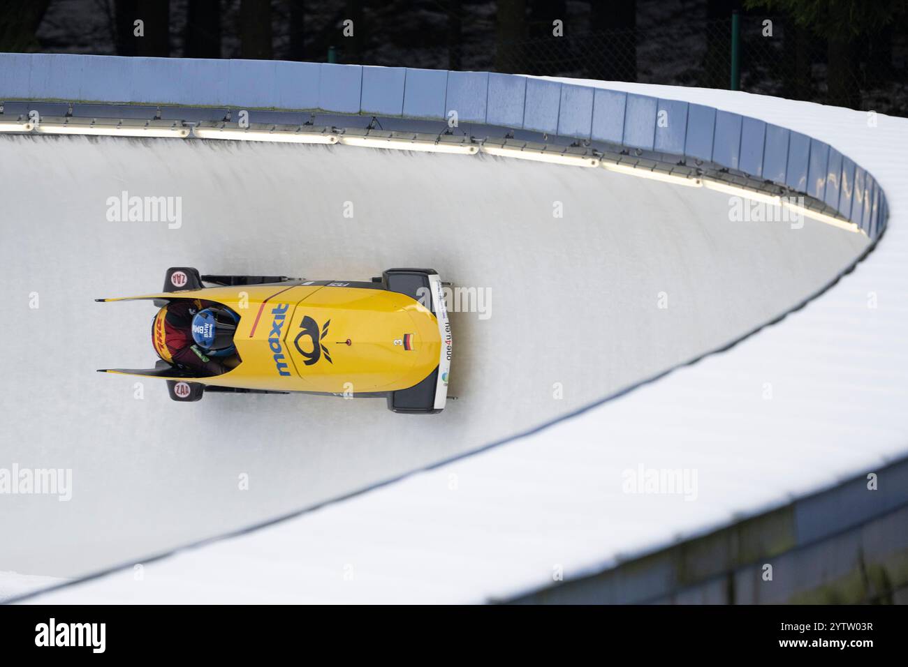 08. Dezember 2024, Sachsen, Altenberg: Bobbahn, Weltmeisterschaft ...