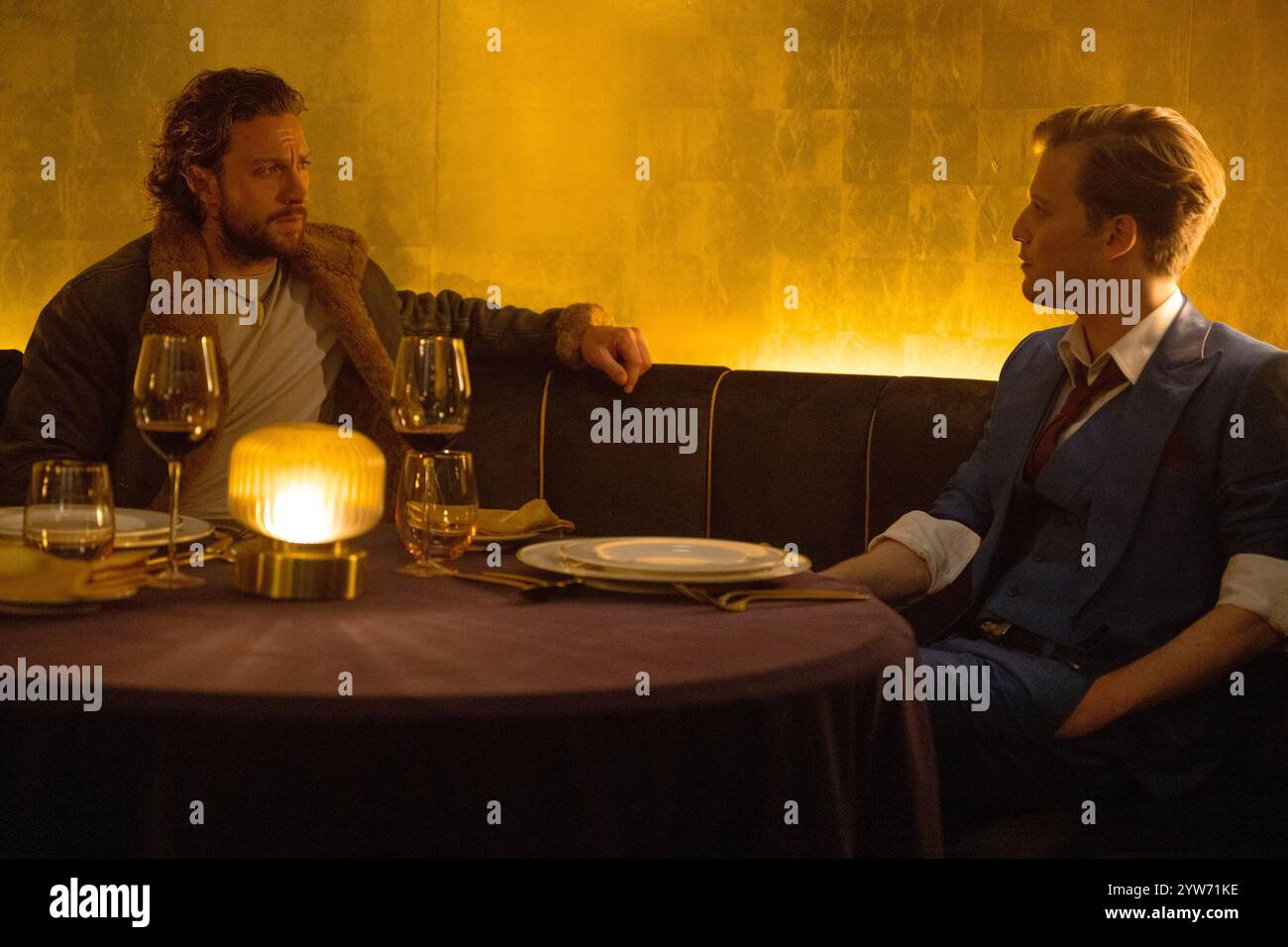 KRAVEN THE HUNTER, von links: Aaron Taylor-Johnson AS Kraven, Fred ...