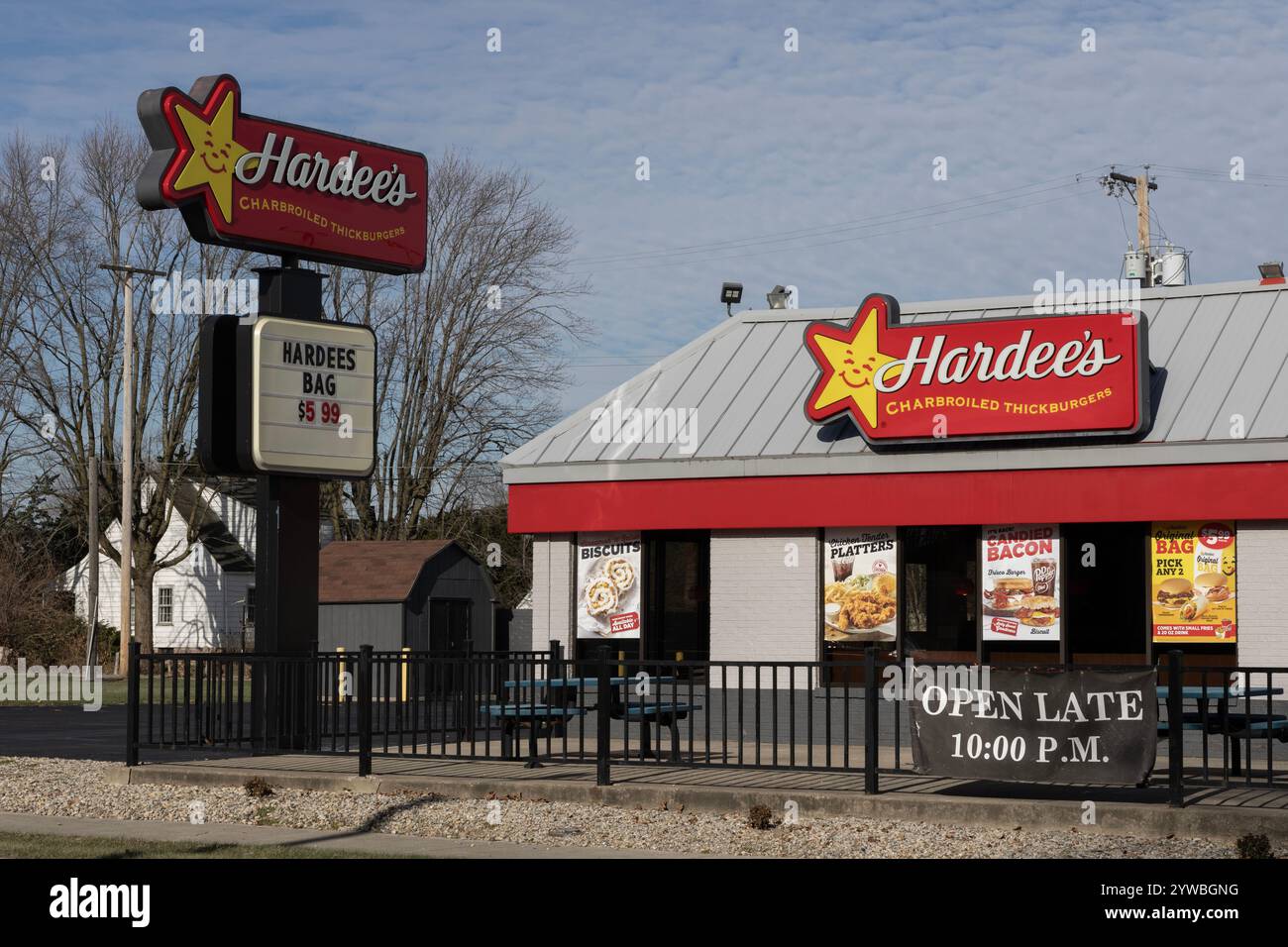 Elwood - 7. Dezember 2024: Hardee's Fast Food Restaurant. Hardees wird ...