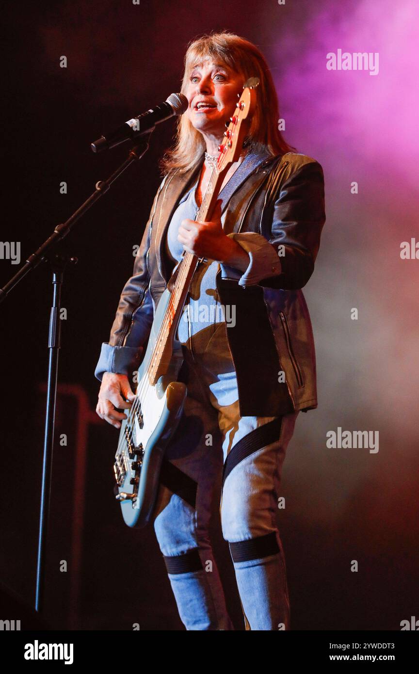 Suzi Quatro live bei einem Konzert Ihrer Wold Tour 2024 im Tanzbrunnen ...