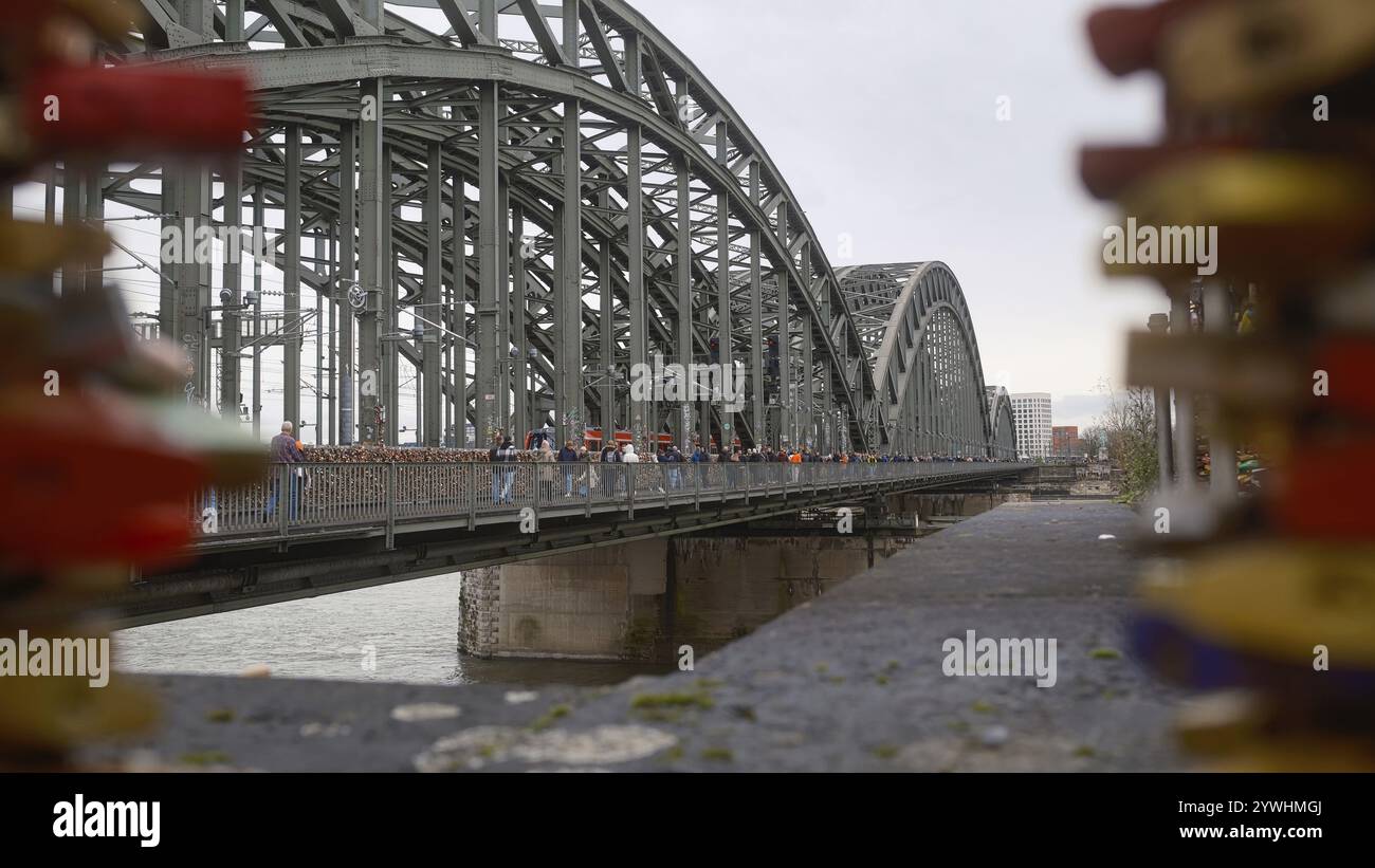Stilvolle Brucke Schlosser Koln Ebenbild