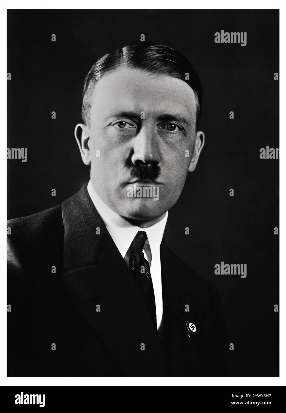 Adolf hitler portrait -Fotos und -Bildmaterial in hoher Auflösung – Alamy