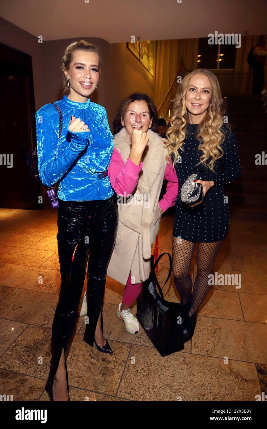 Verena Kerth, Claudia Obert und Jenny Elvers bei der Universum Boxing ...