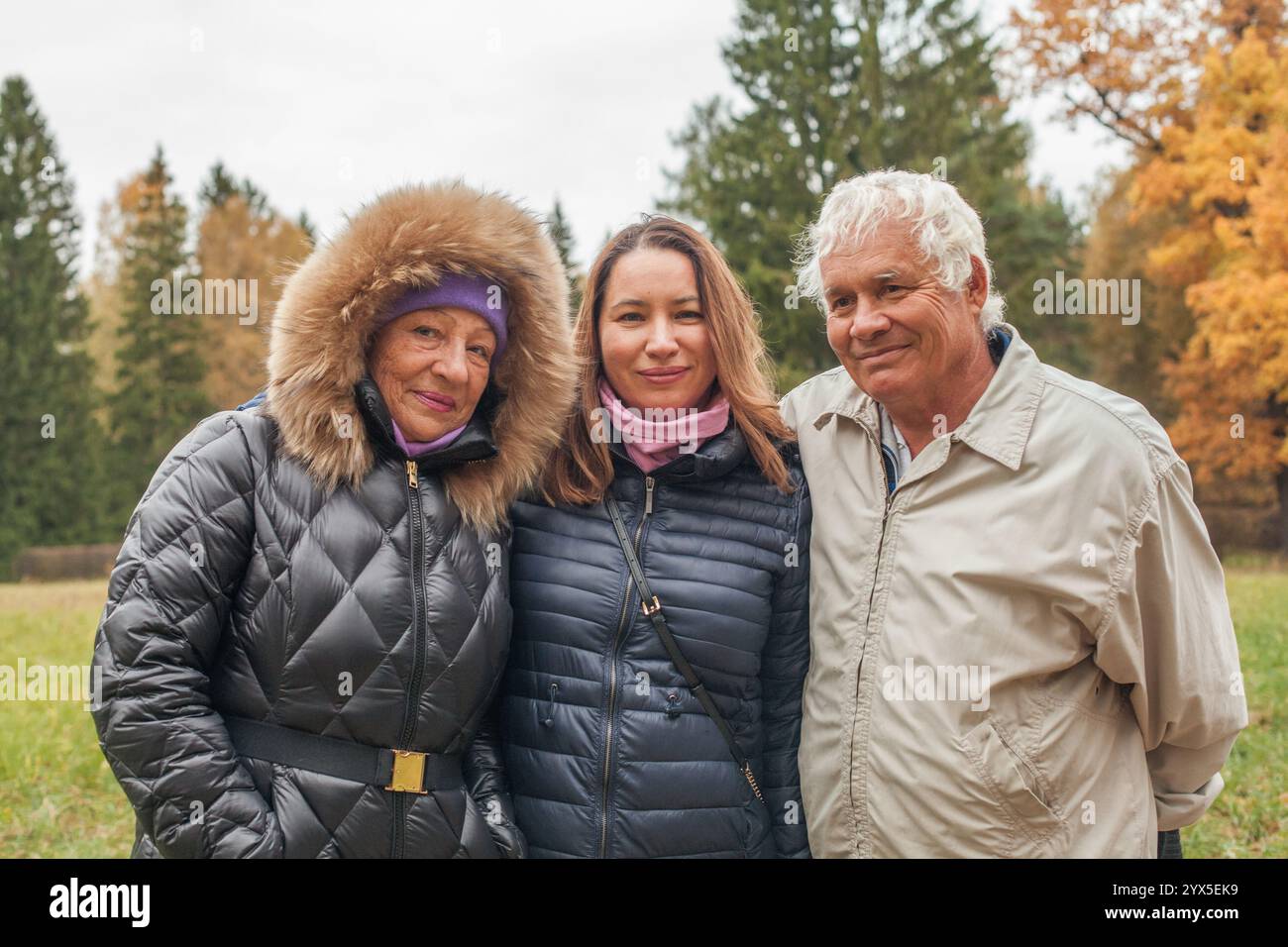 Oma und opa -Fotos und -Bildmaterial in hoher Auflösung – Alamy