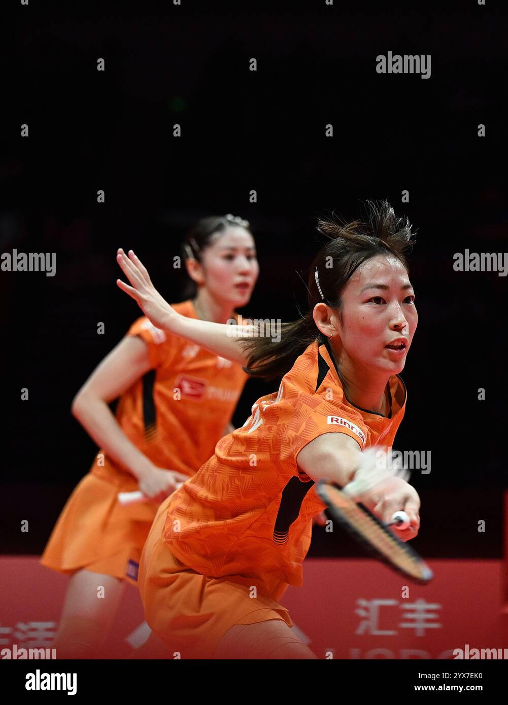 Hangzhou, China. Dezember 2024. Matsuyama Nami (Front)/Shida Chiharu treten beim Halbfinale der ...