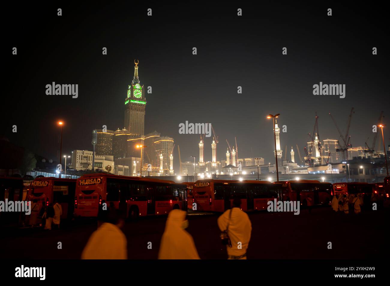 Mekka turm nacht -Fotos und -Bildmaterial in hoher Auflösung – Alamy