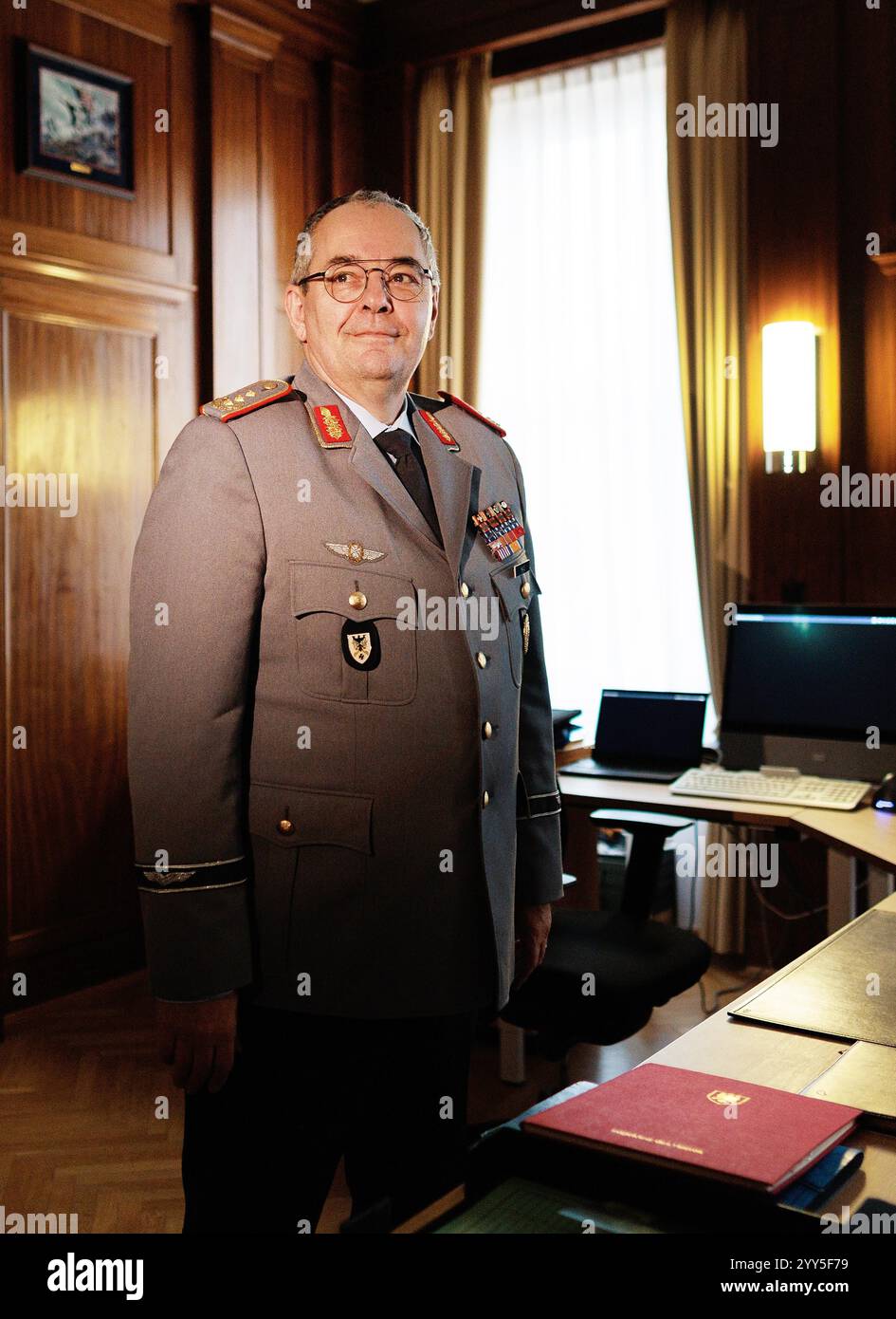 Strausberg, Deutschland. Dezember 2024. Generalleutnant Alfons Mais ...