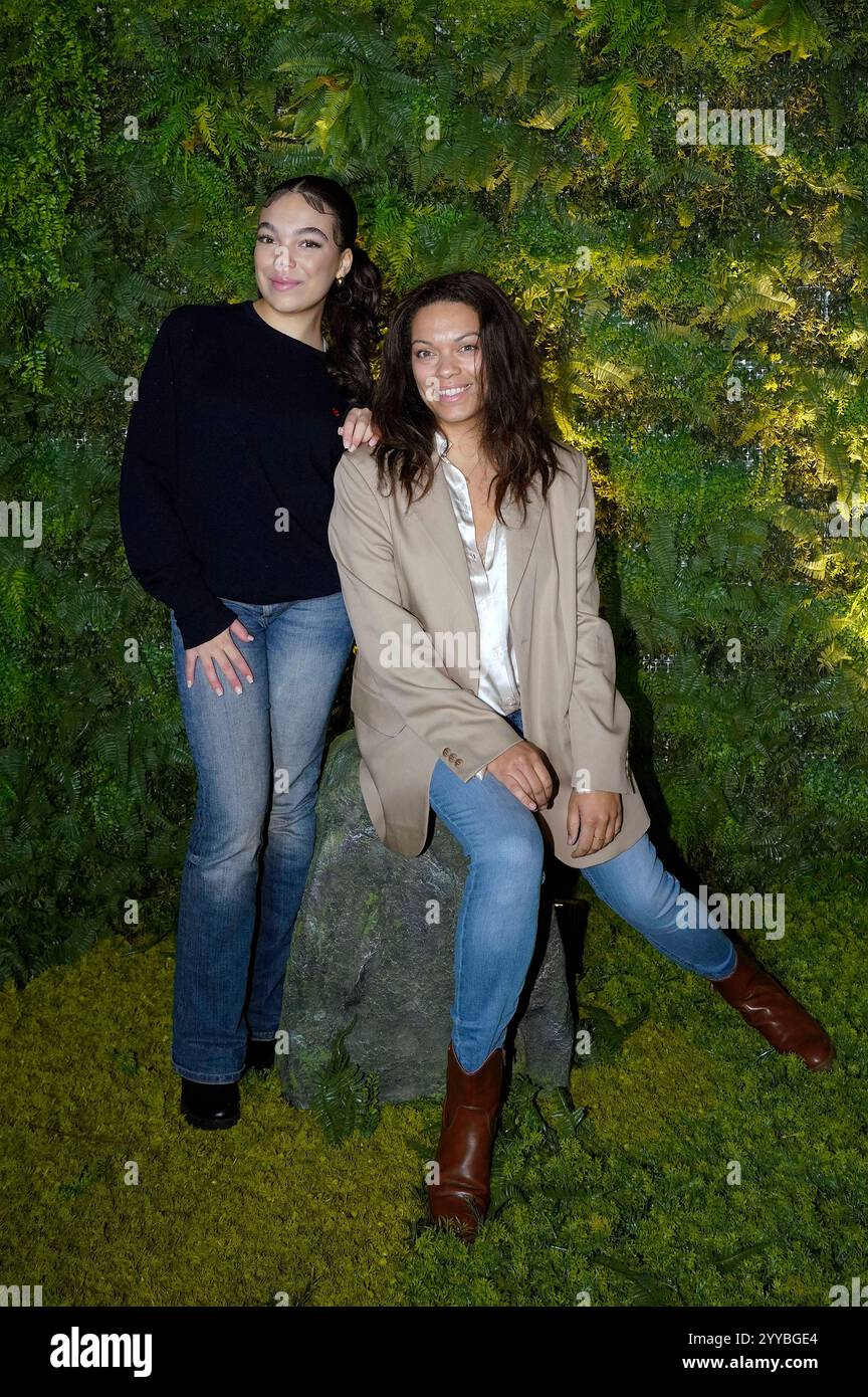 Rebecca Lina mit Tochter Laena bei der Premiere der Fernsehserie Ronja ...