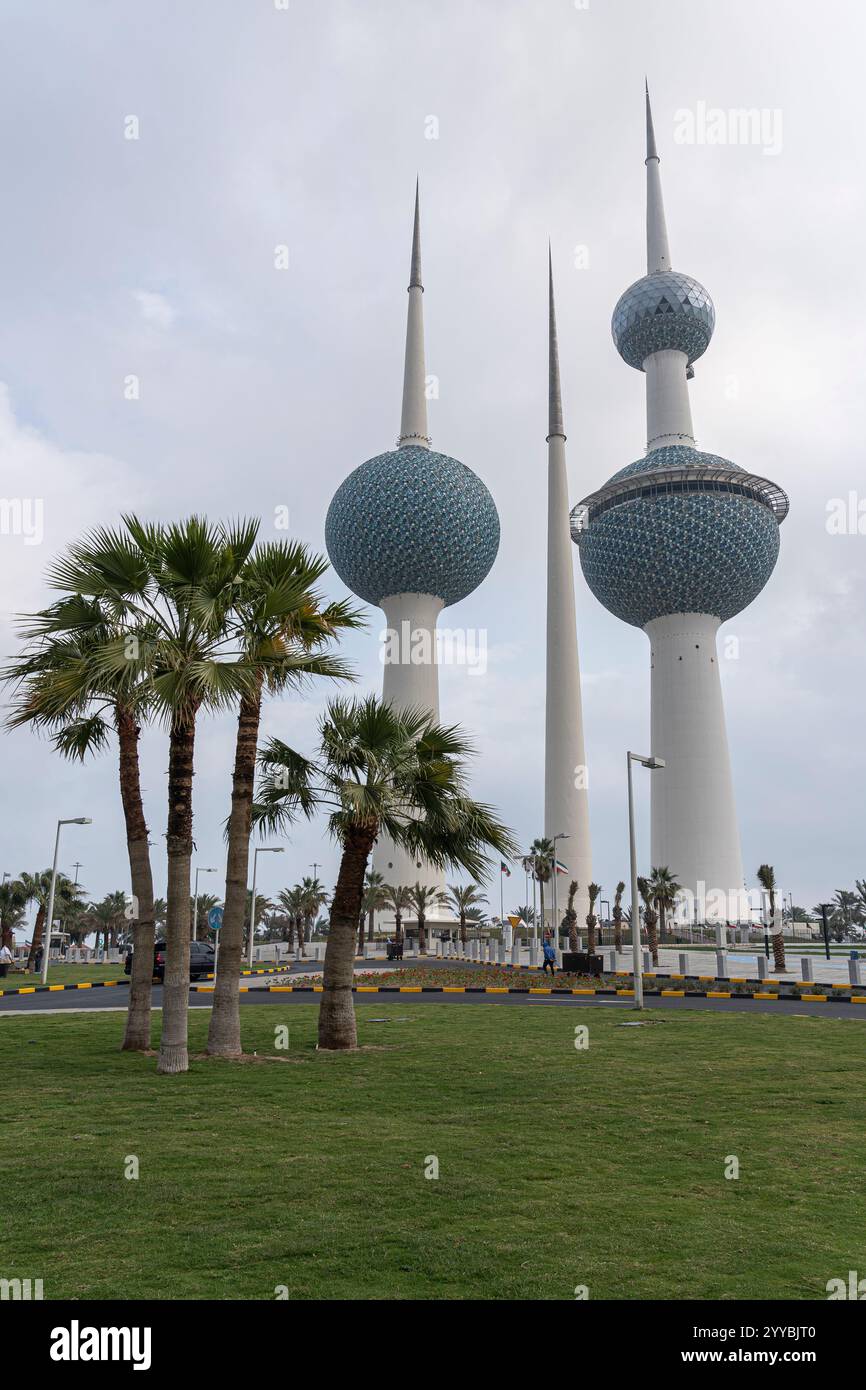Kuwait Towers und Dasman Beach in Kuwait City. Der Bau ist auch bekannt ...