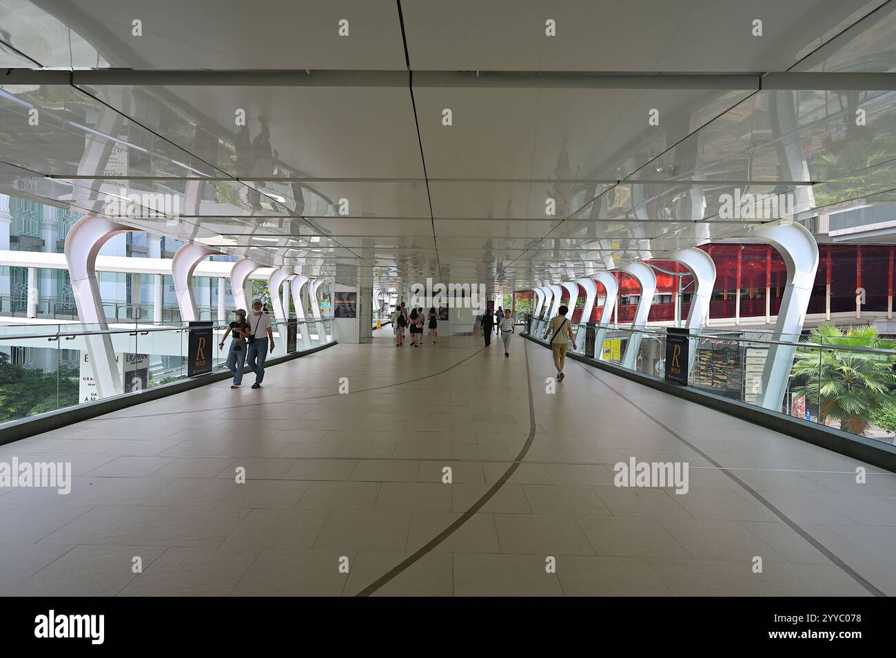 Chit lom skytrain station bangkok thailand -Fotos und -Bildmaterial in ...