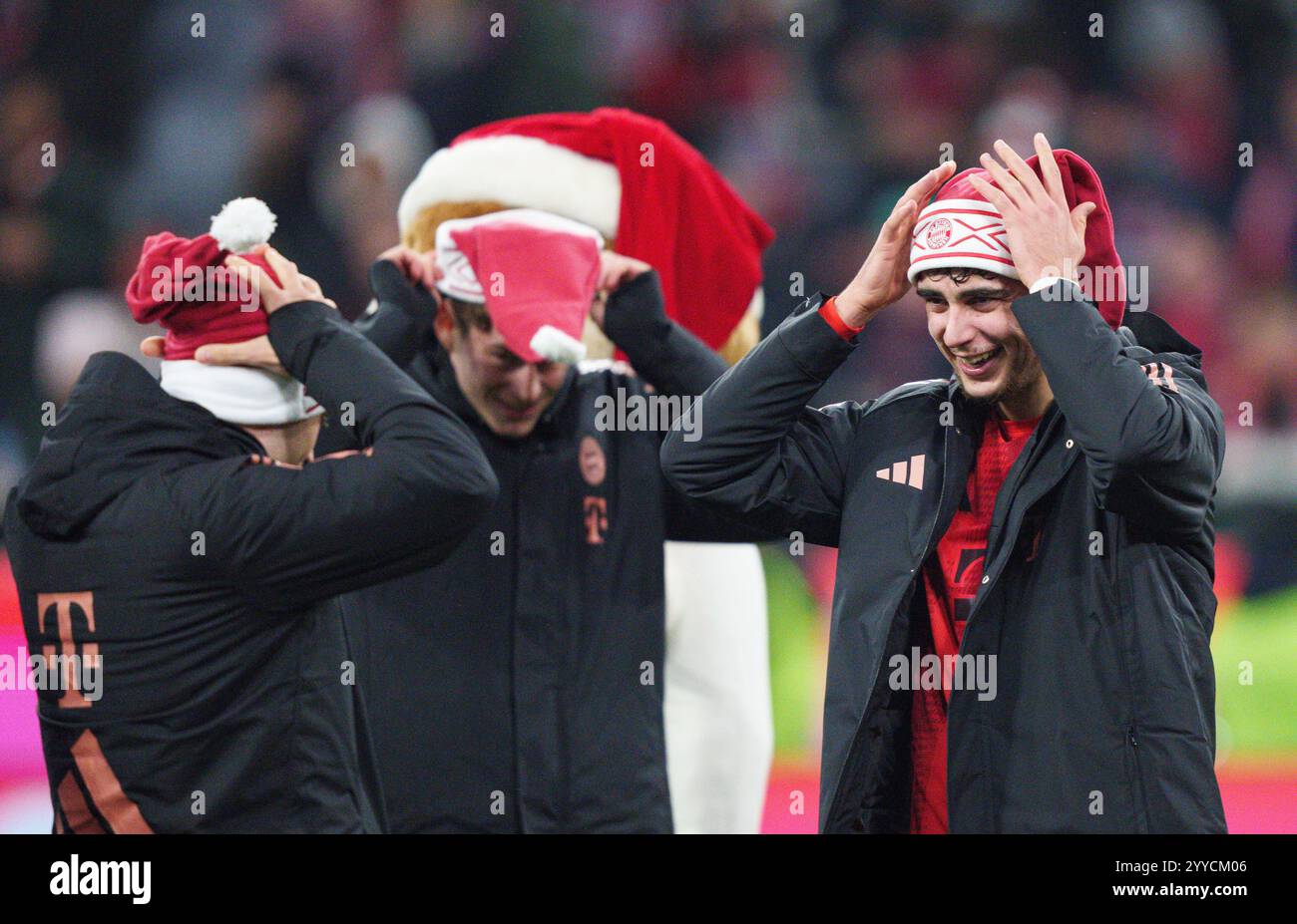 Aleksandar Pavlovic, FCB 45 Leon GORETZKA, FCB 8 im Spiel FC BAYERN ...