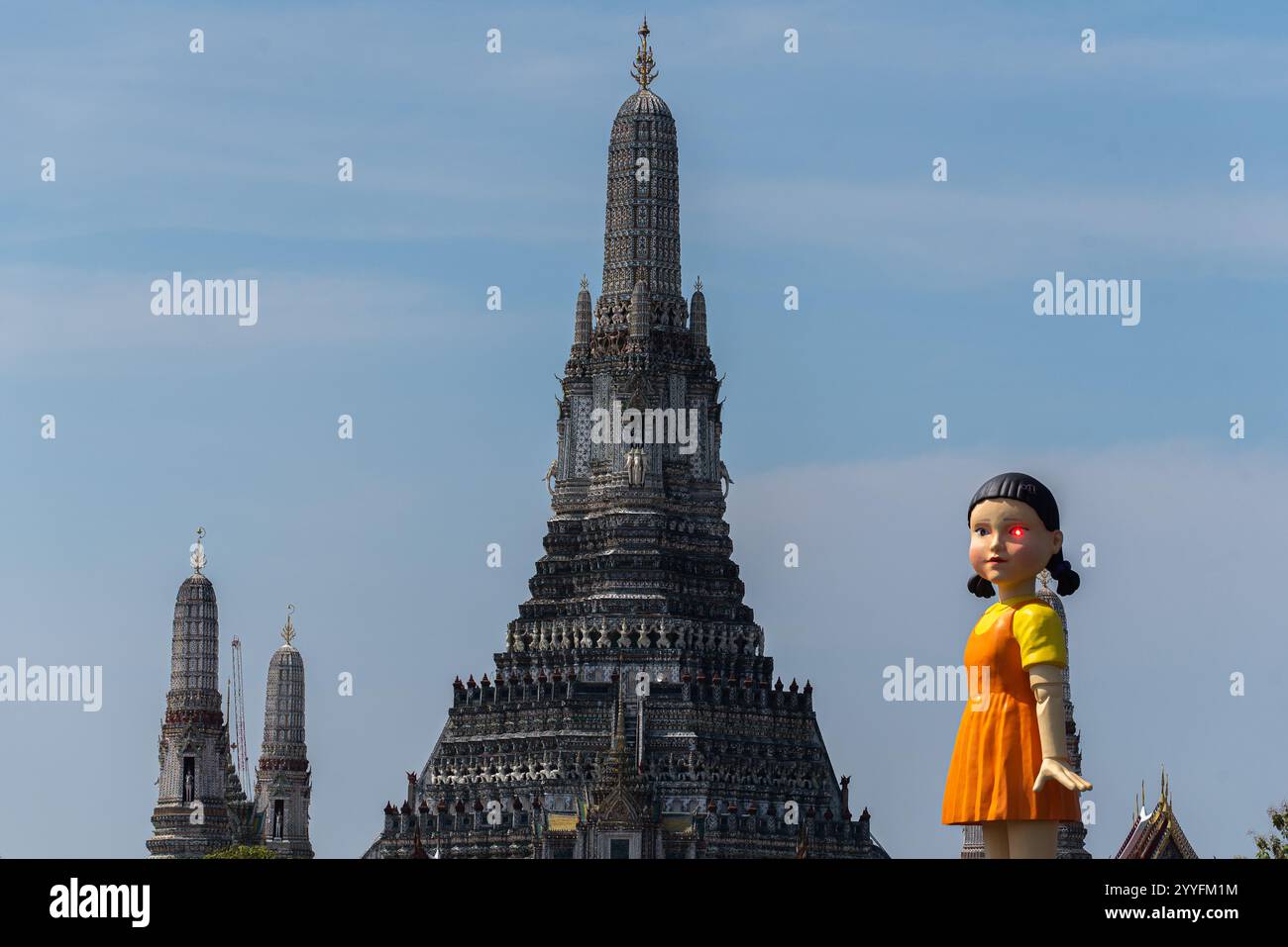 Eine 12 Meter hohe Statue von Young-hee, der legendären Puppe aus ...
