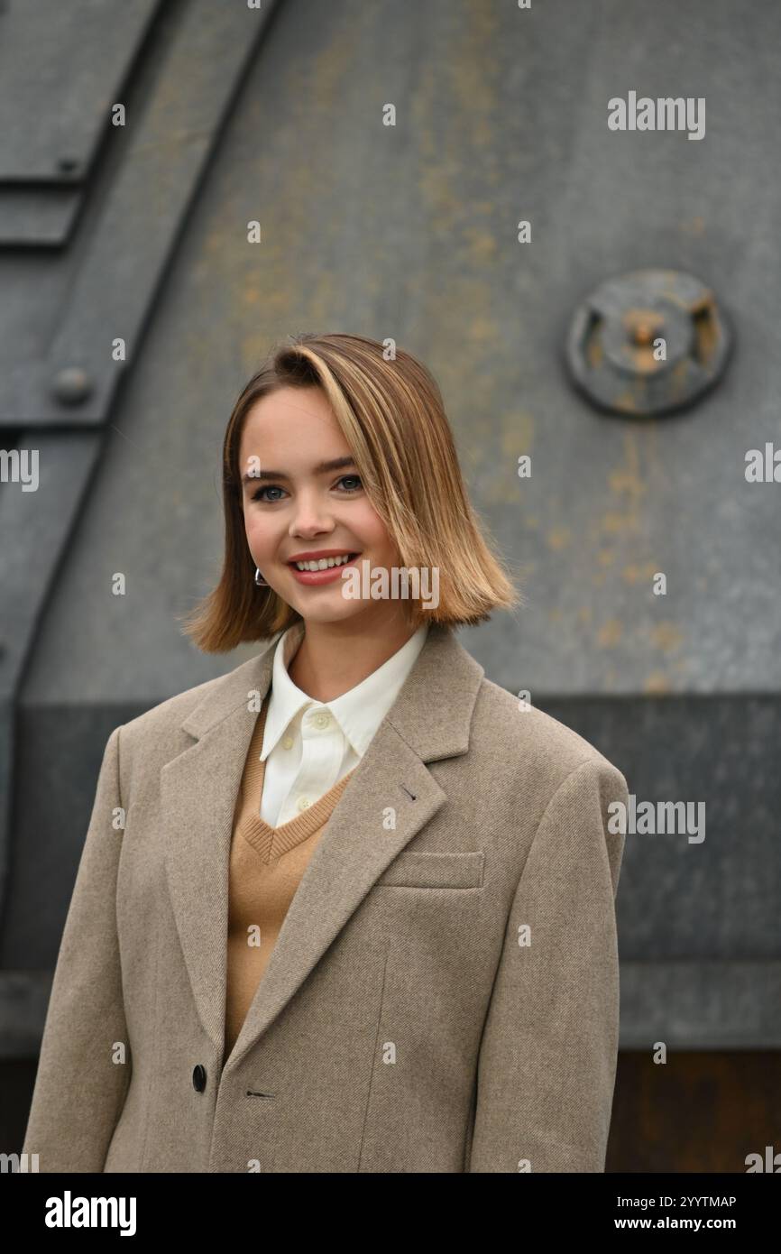Ryan kiera armstrong star wars skelett crew -Fotos und -Bildmaterial in ...