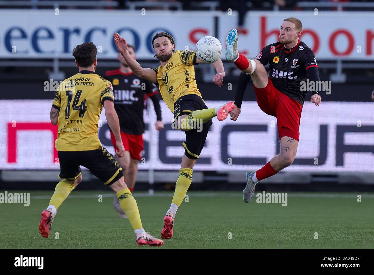 Rotterdam - Orhan Dzepar von Roda JC, Joshua Eijgenraam von Excelsior ...