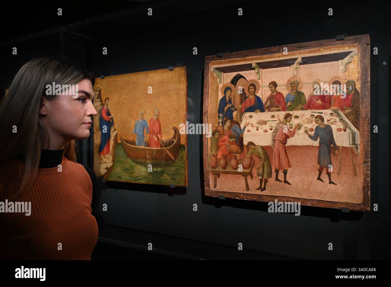 Die Ausstellung vereint alle acht erhaltenen Tafeln des monumentalen doppelseitigen ...