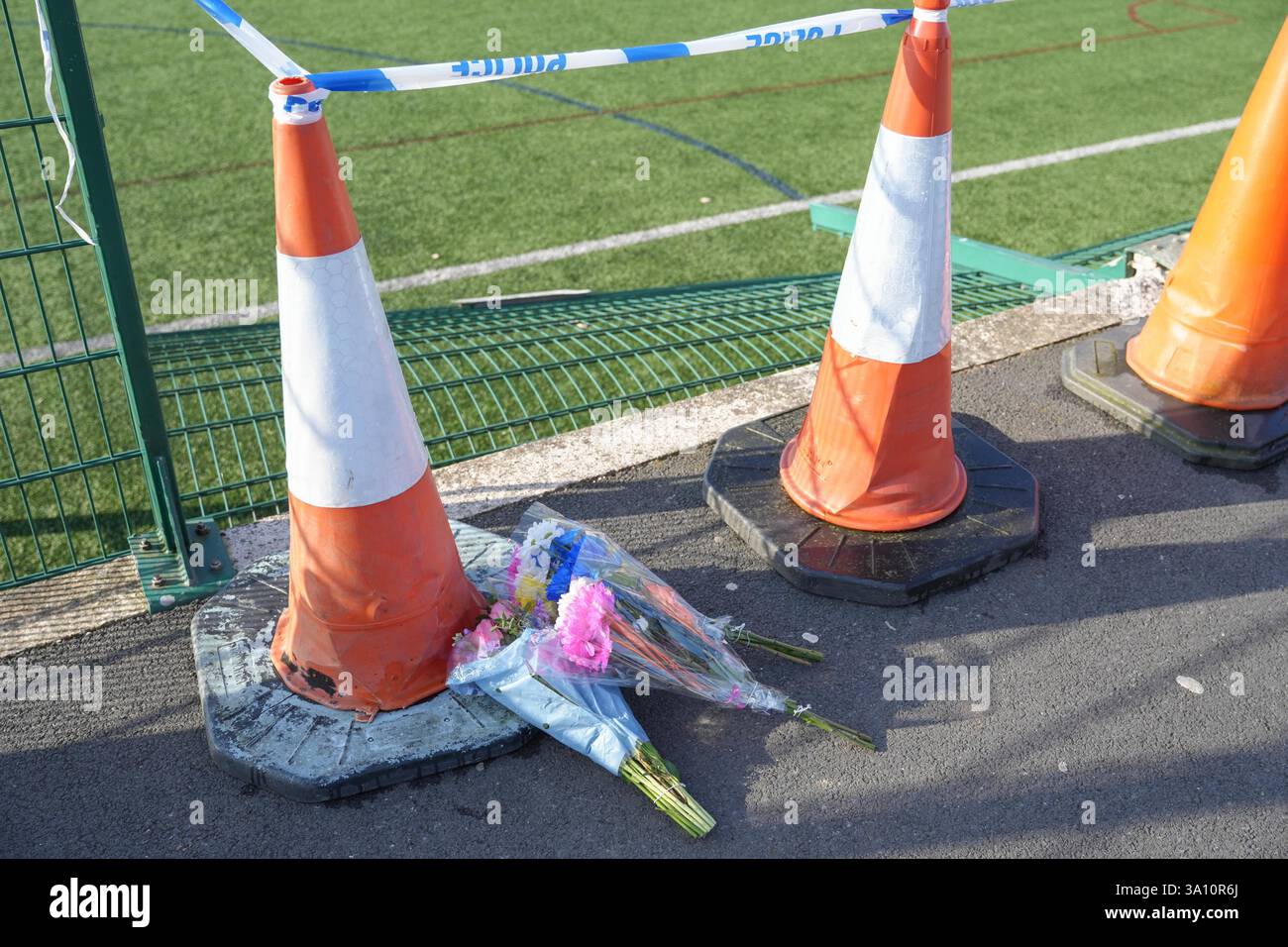 Shap Road, Kendal, Cumbria 6. März 2025: Blumen für ein Kind, das starb ...