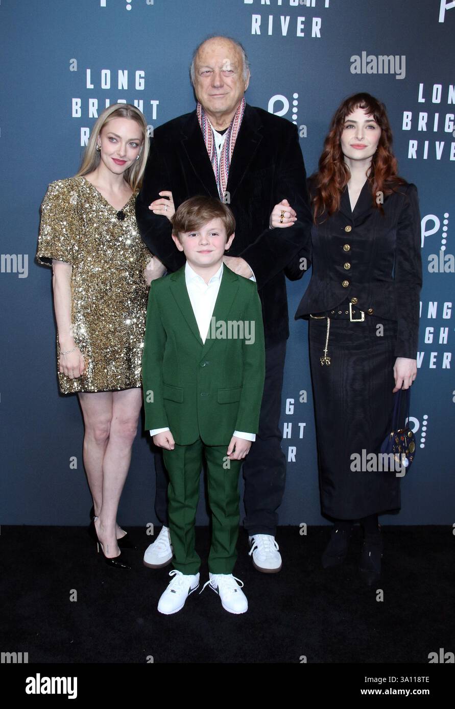 New York, NY, USA. März 2025. Amanda Seyfried, John Doman, Callum ...