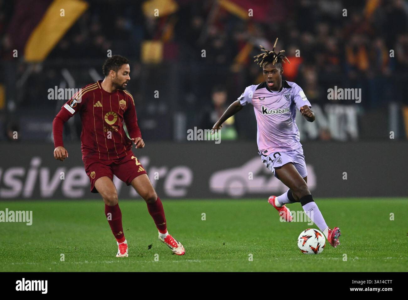 Devyne Rensch von A.S. Roma und Nico Williams vom Athletic Club de ...