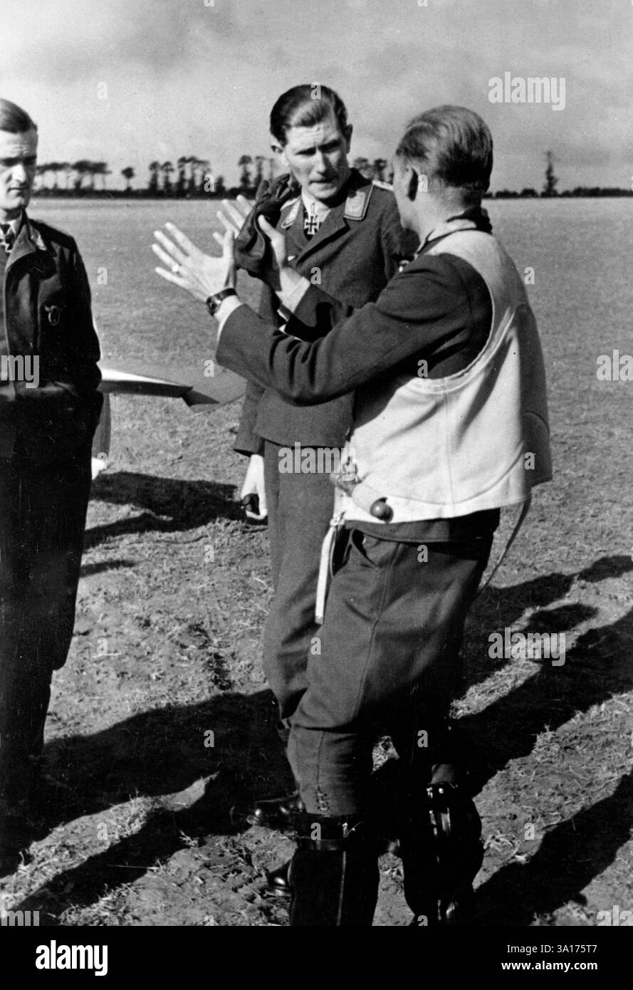 Ein Jagdpilot beschreibt seinem Kommandanten Wilhelm Balhasar (III ...