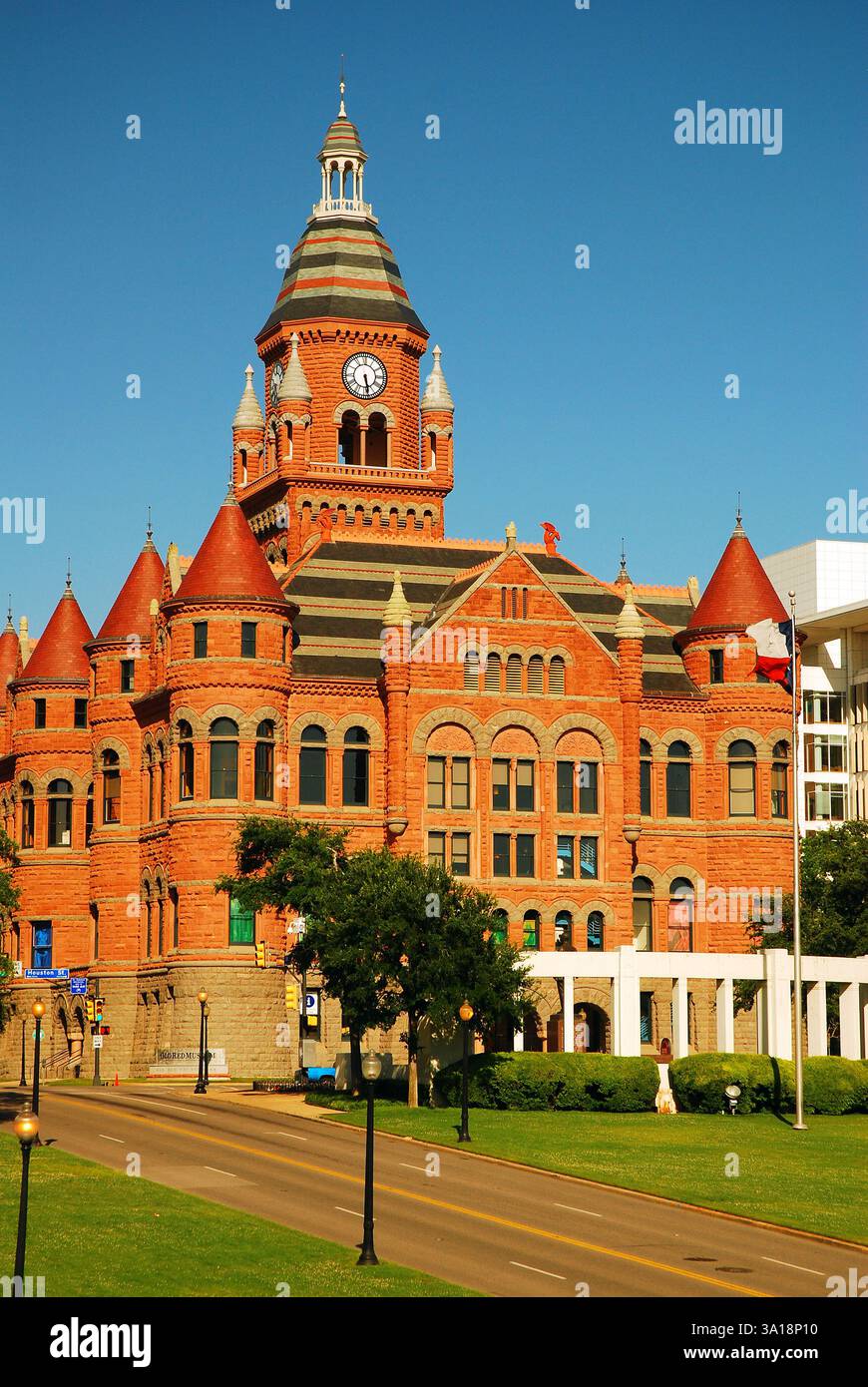 Das Old Red Courthouse steht an der Dealey Plaza, dem Ort des Mordes ...