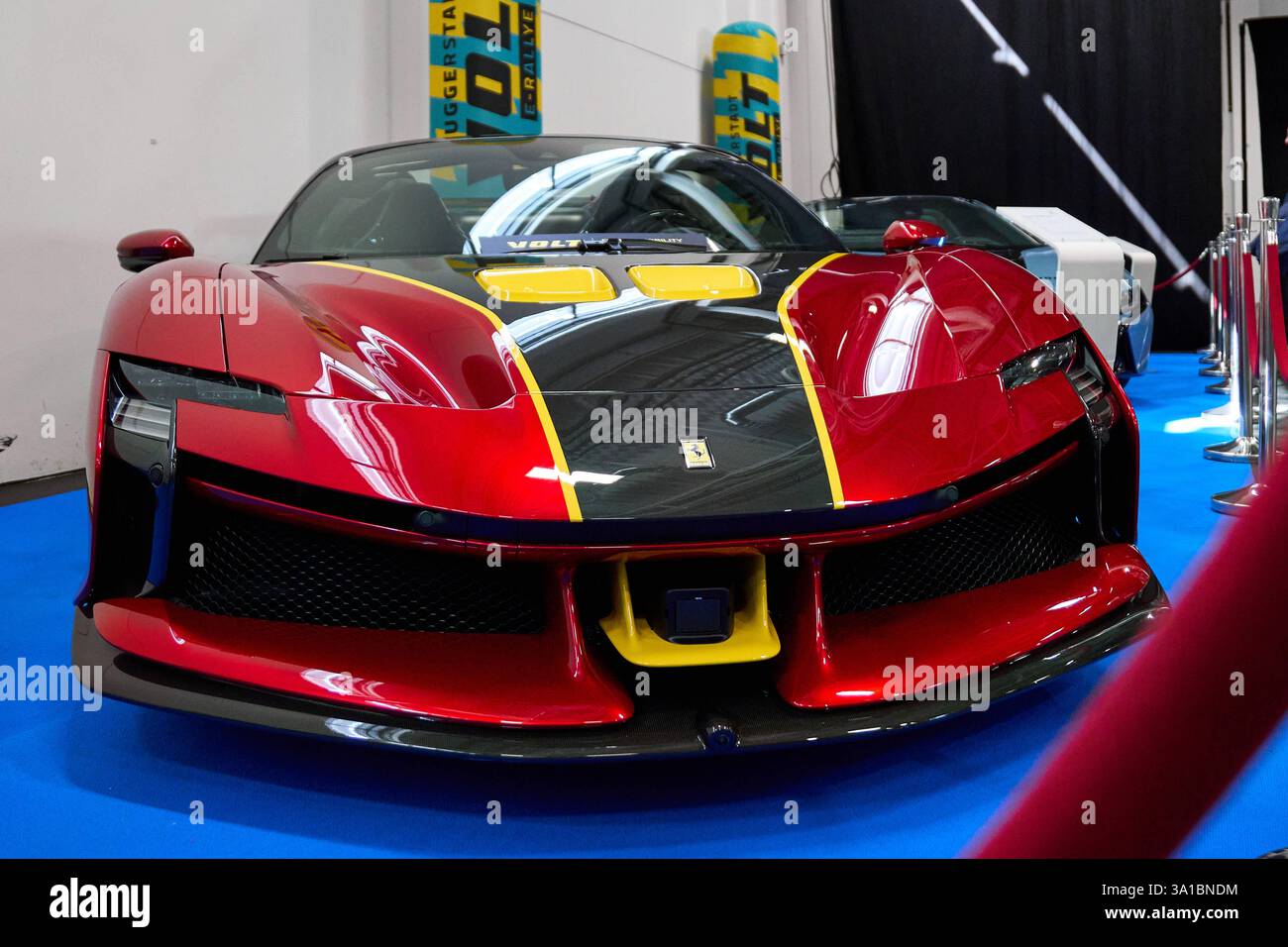 Ferrari sf90 xx stradale -Fotos und -Bildmaterial in hoher Auflösung ...