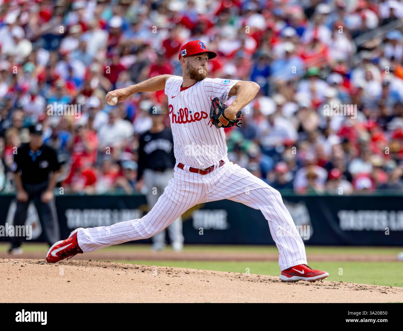 Philadelphia Phillies Pitcher Zach Wheeler auf dem Hügel bei einem ...