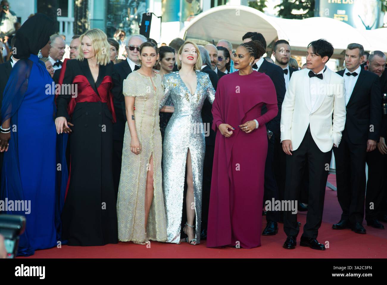 CANNES, FRANKREICH - 19. MAI: (L-R) Jurymitglied Khadja Nin ...