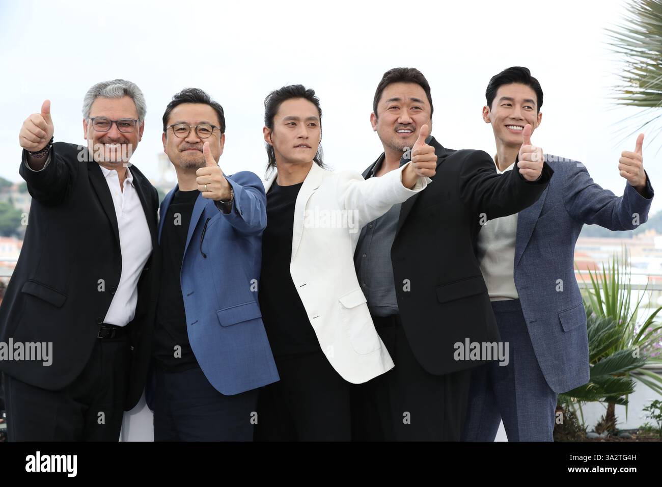 Der südkoreanische Regisseur Lee Won-Tae, der südkoreanische Sänger und ...